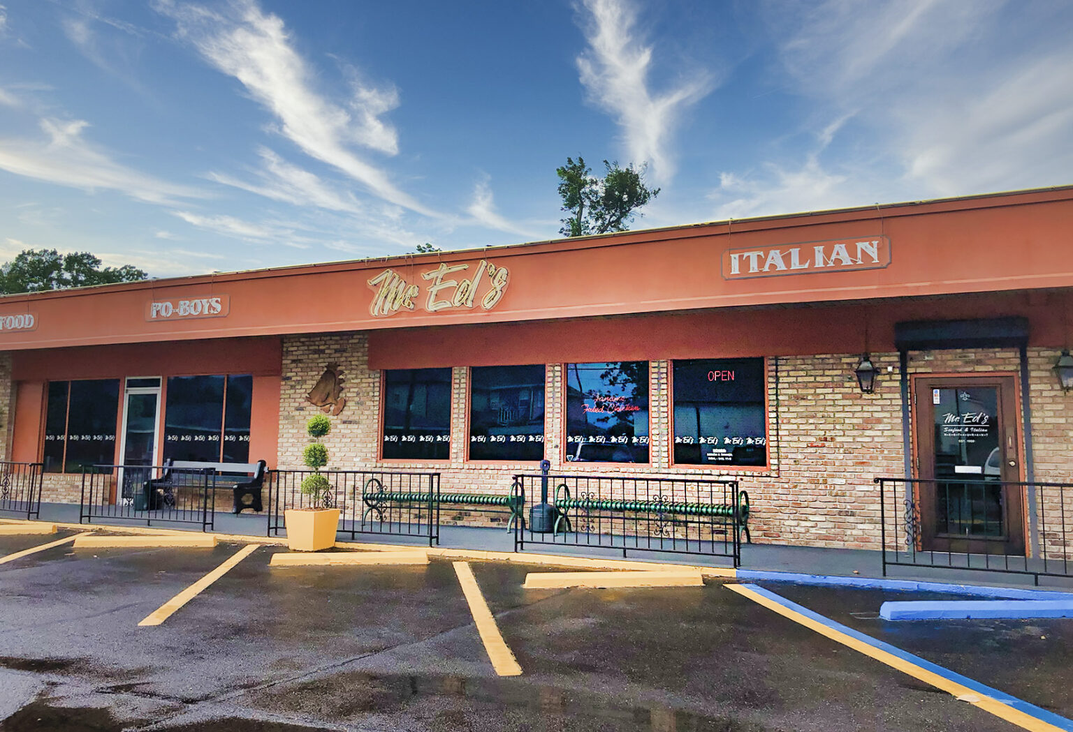 Mr. Ed's Restaurants - Italian, seafood, and po-boys in a casual setting